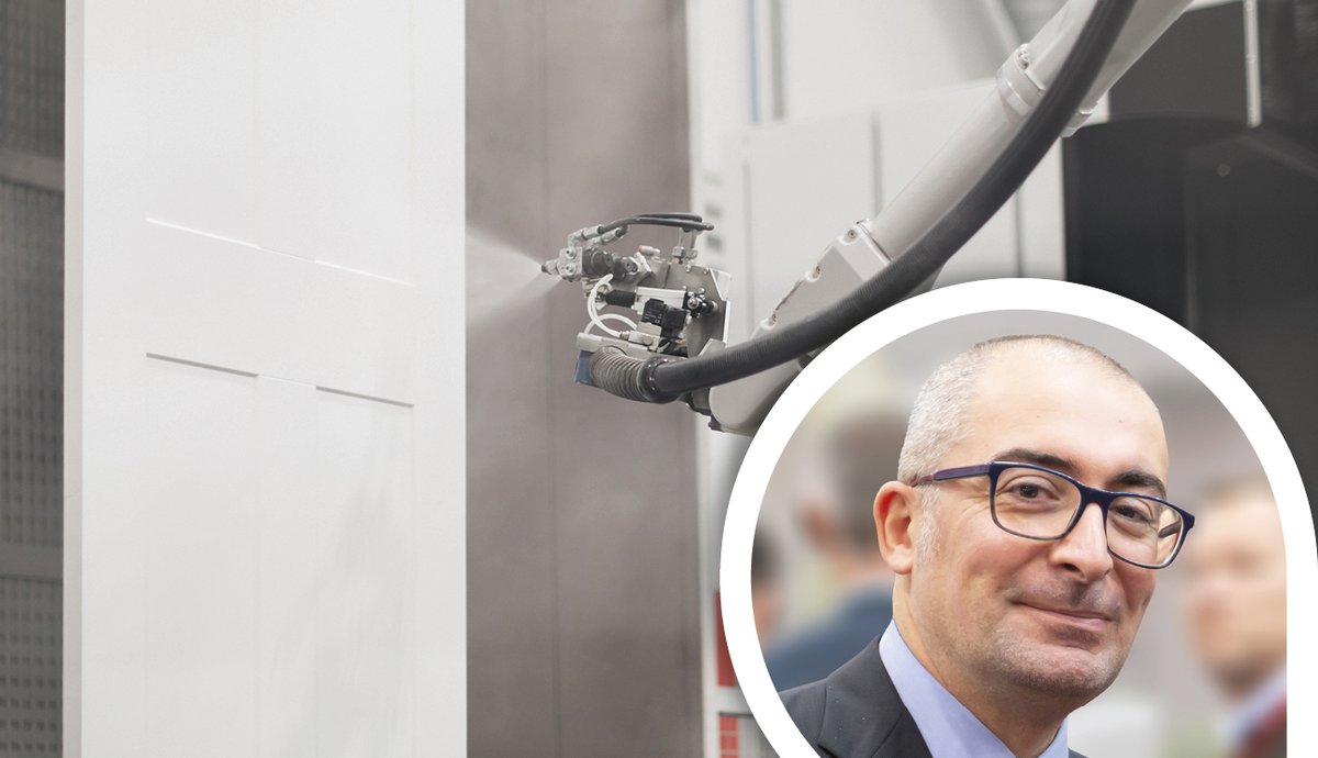 Simple spray coater machine for automatic panel coating