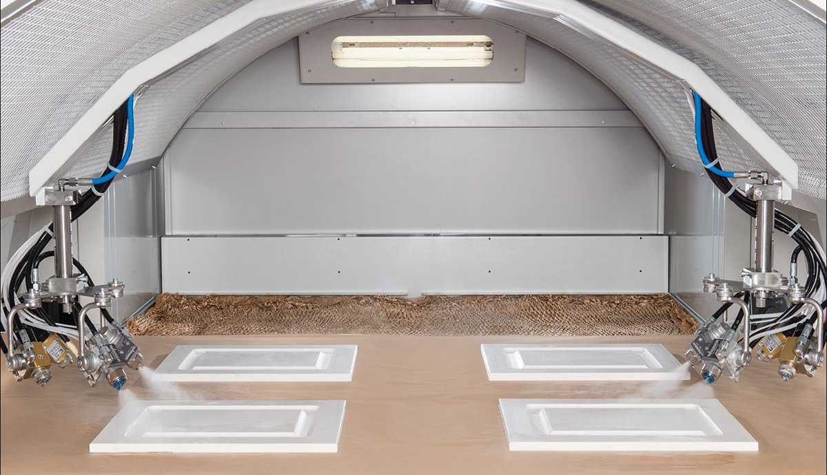 Brushing, spraying and flash-off oven for skirting boards